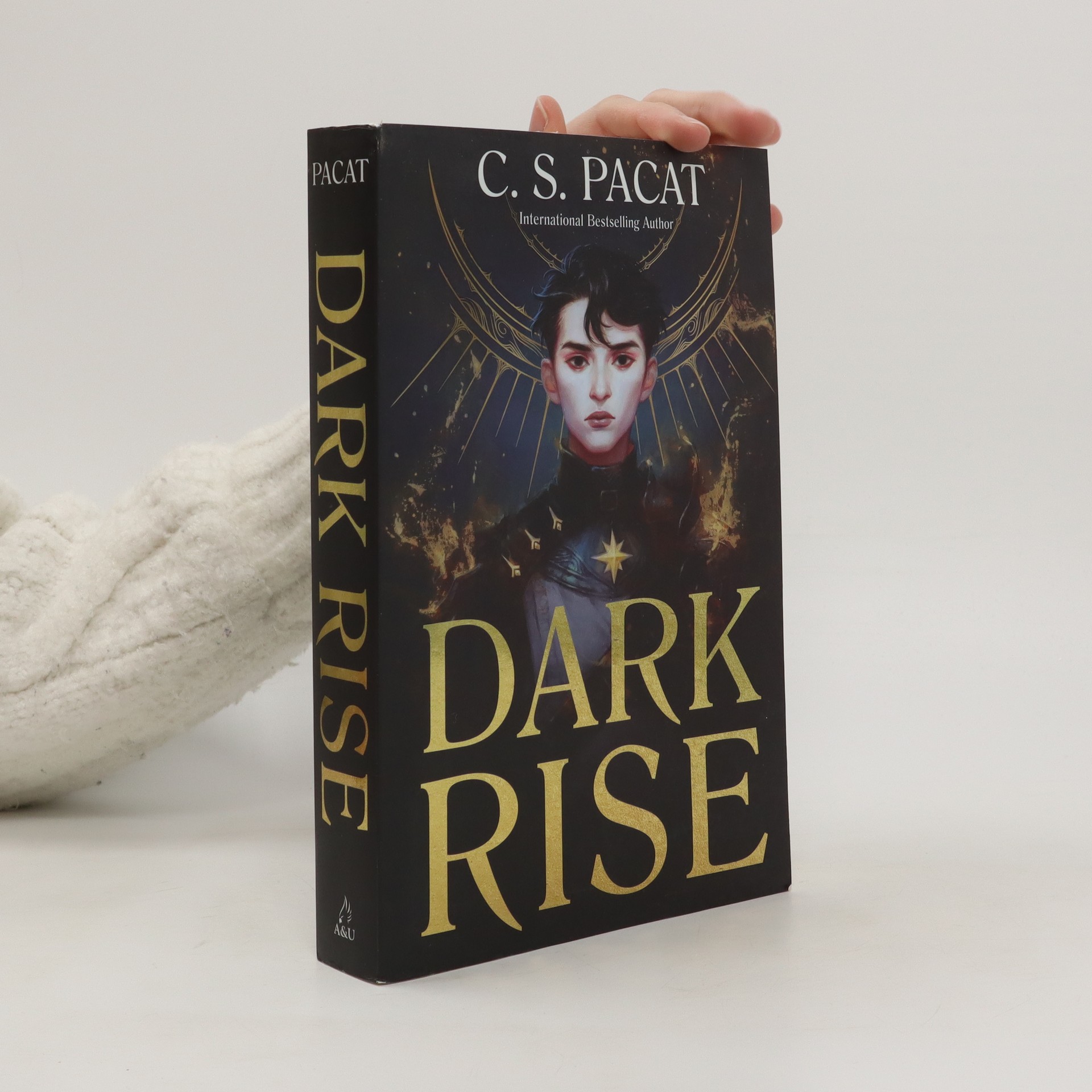 Dark rise - Pacat, C. S. - knihobot.cz