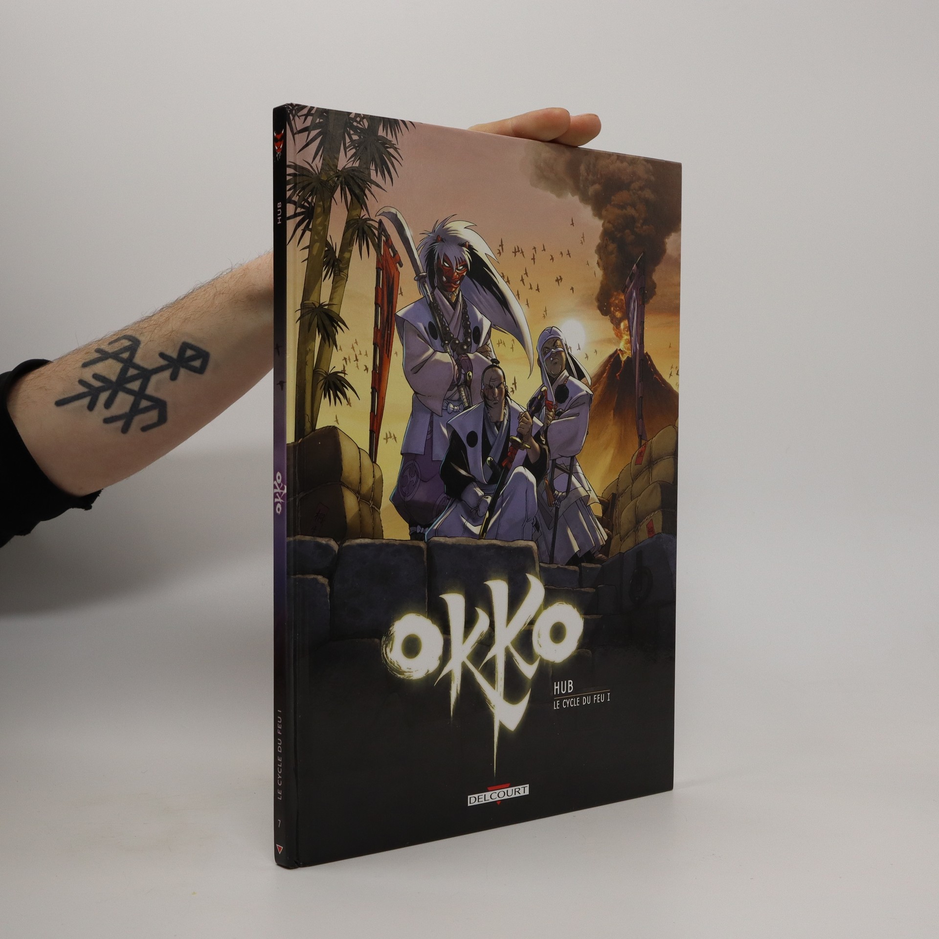 Okko T07: Le Cycle du feu 1 - Hub - knihobot.cz