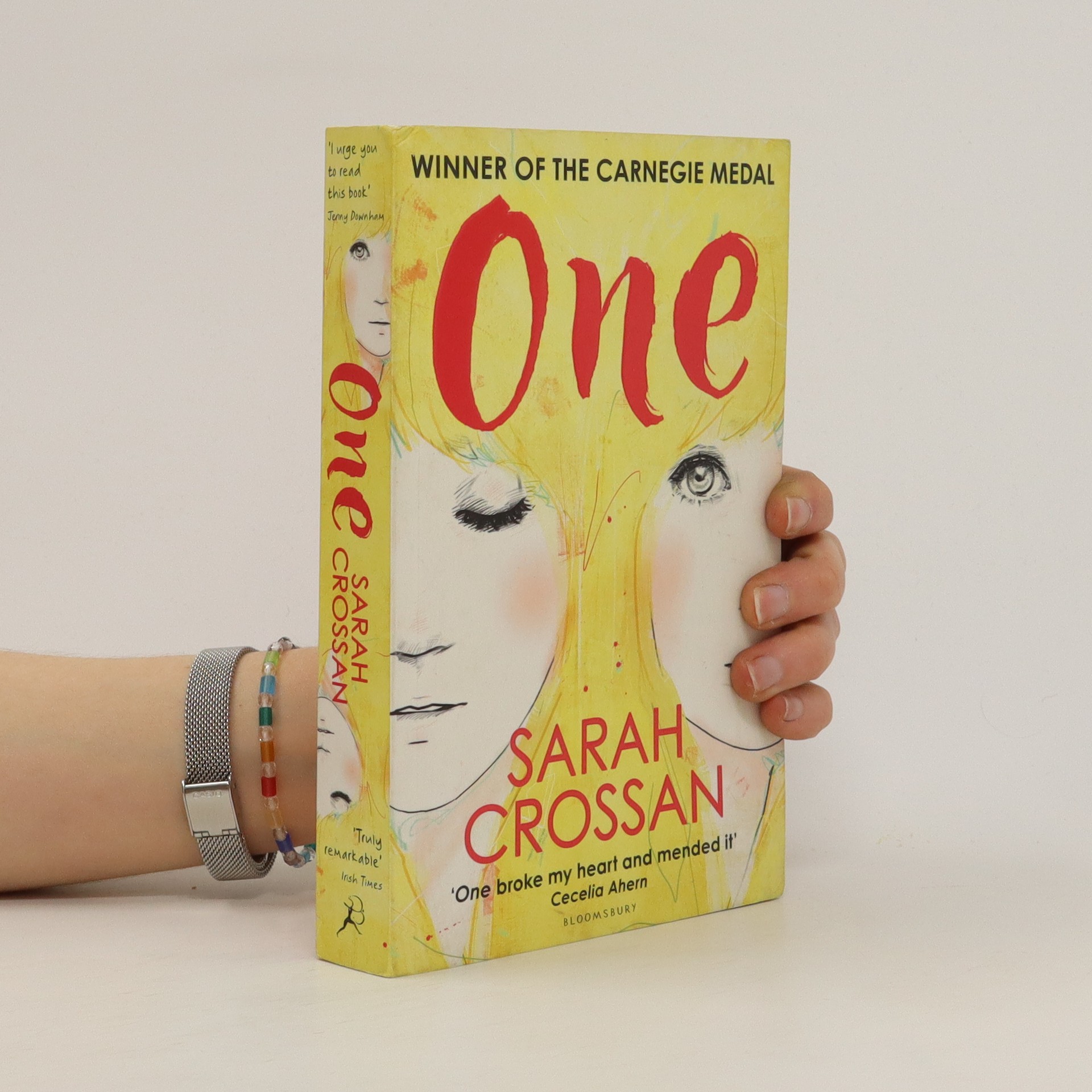 One - Crossan, Sarah - knihobot.cz