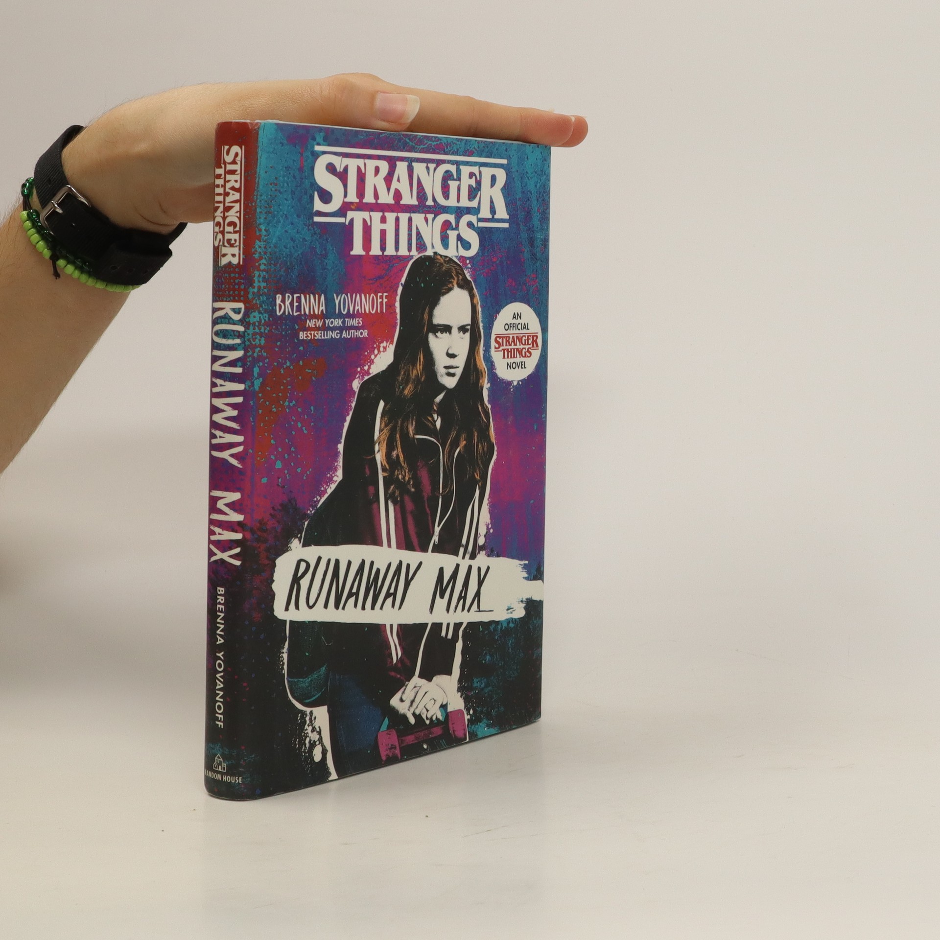 Stranger Things: Runaway Max - Yovanoff, Brenna - knihobot.cz
