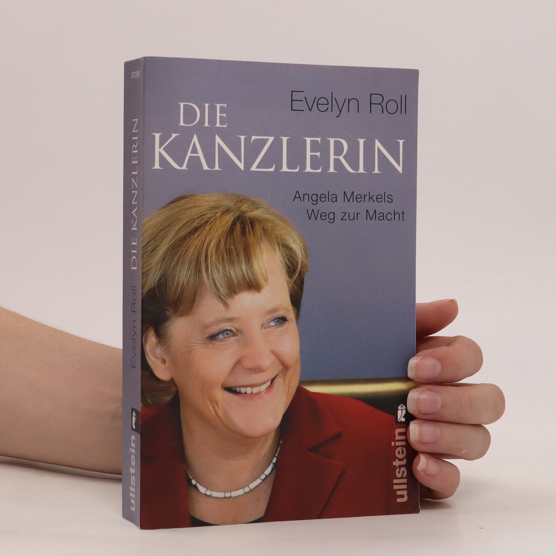 Die Kanzlerin - Evelyn Roll - knihobot.cz