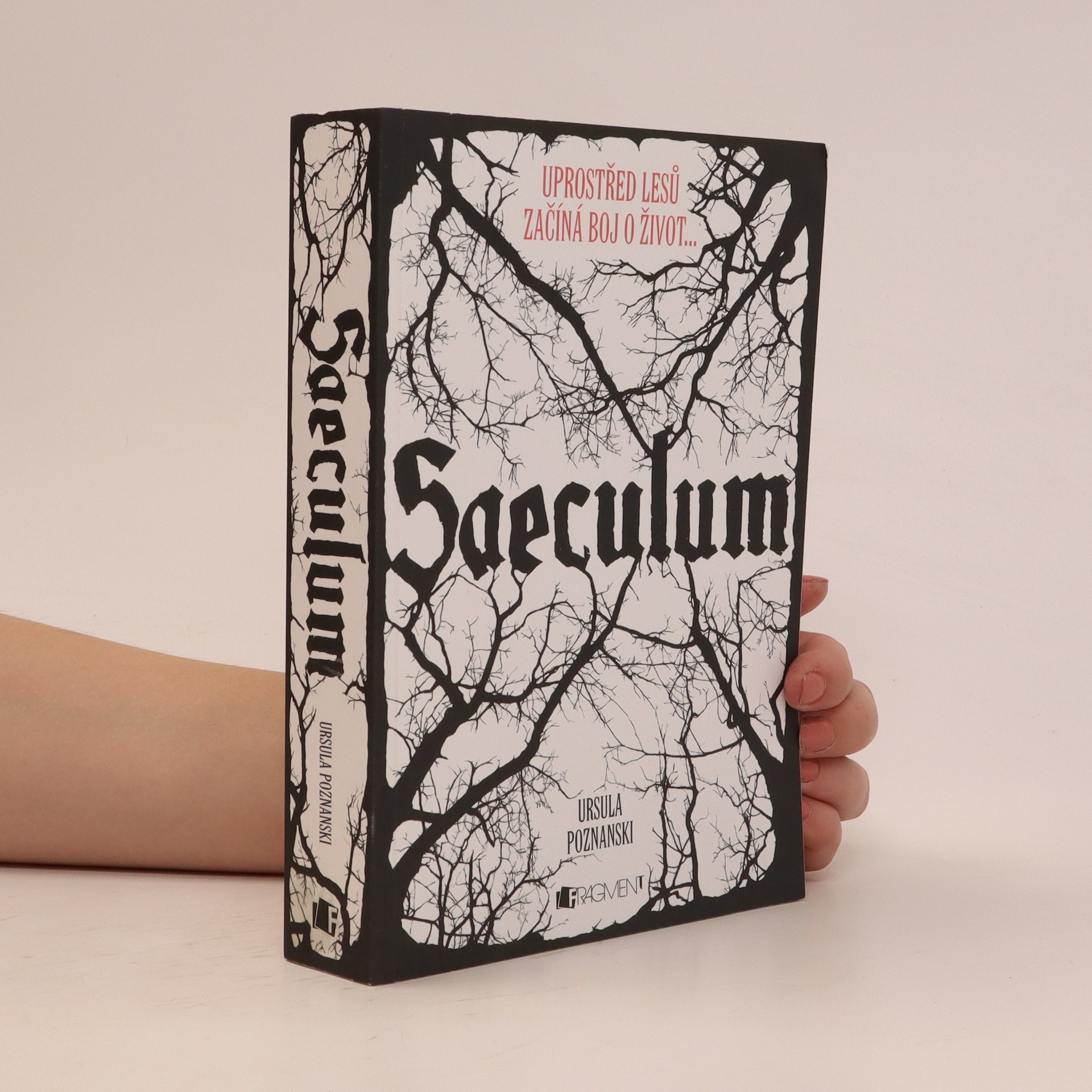 Saeculum - Ursula Poznanski - knihobot.cz