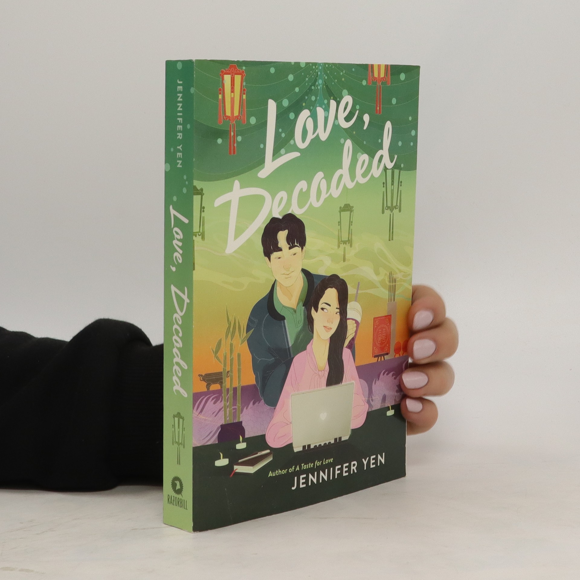 Love, Decoded - Jennifer Yen - knihobot.cz