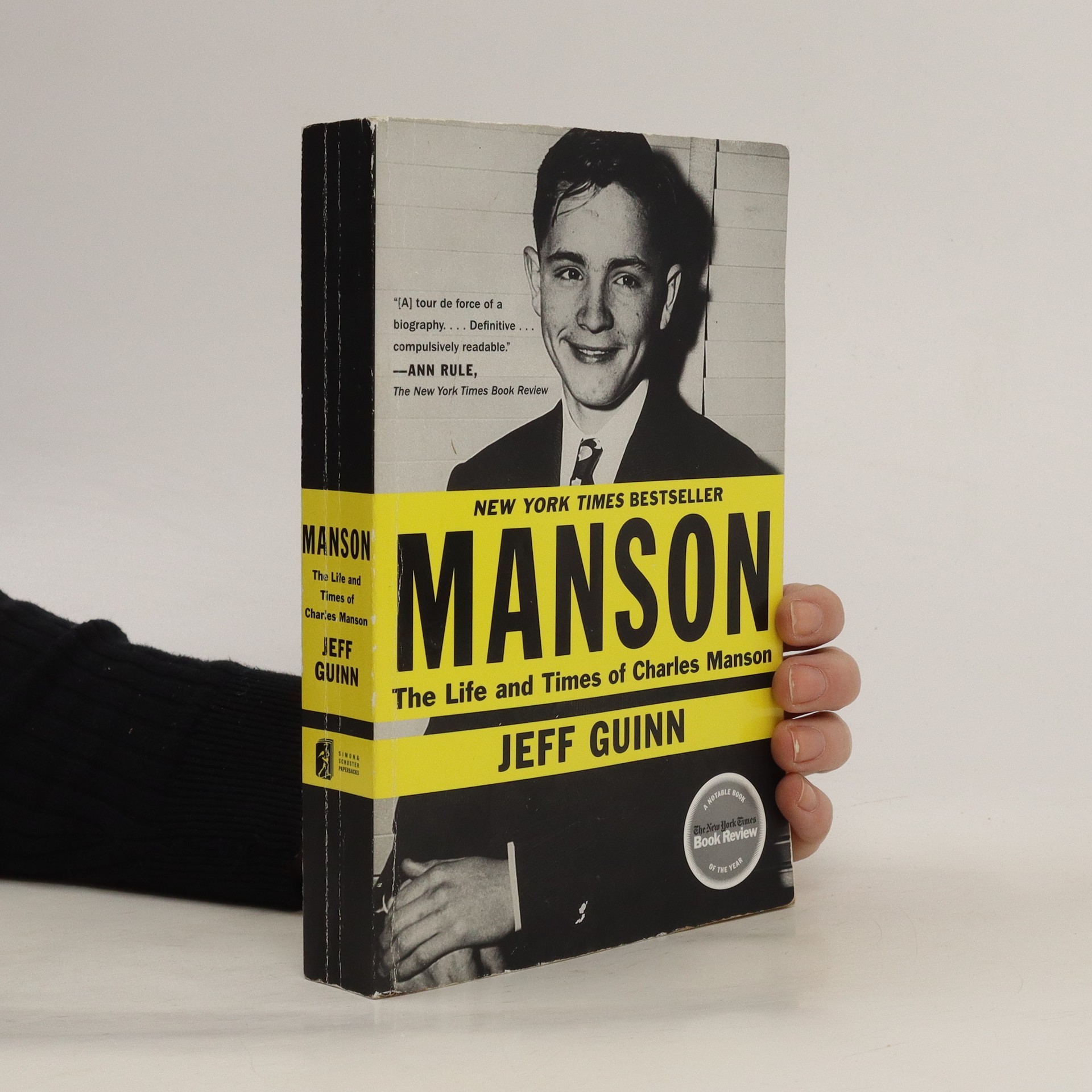 Manson - Jeff Guinn - knihobot.cz