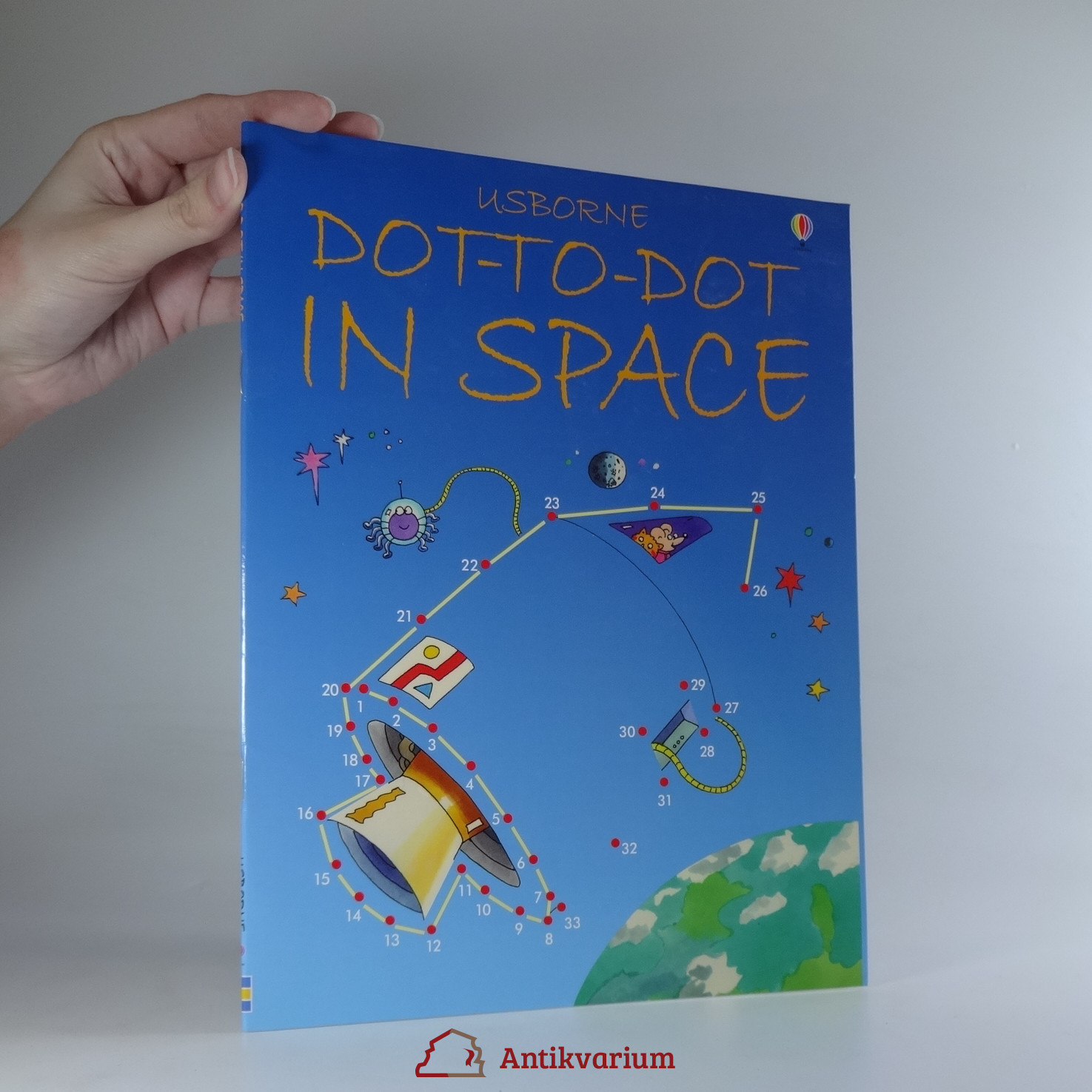 dot-to-dot-in-space-bryant-mole-karen-knihobot-cz